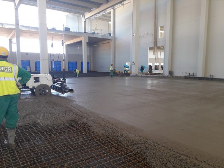 Major retailer invests in floor durability for its new logistics centre ...
